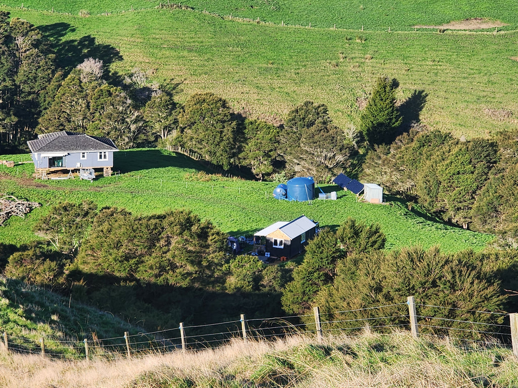 How People Install Solar Power | Off Grid Living NZ | GridFree – GridFree®